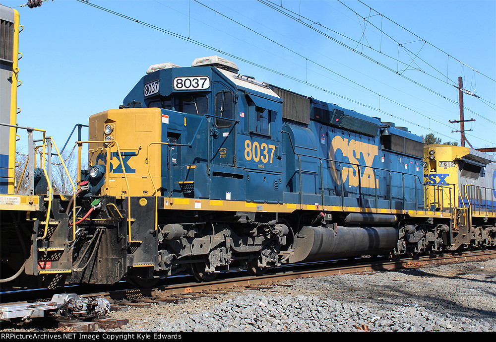 CSX SD40-2 #8037 on Q418-09